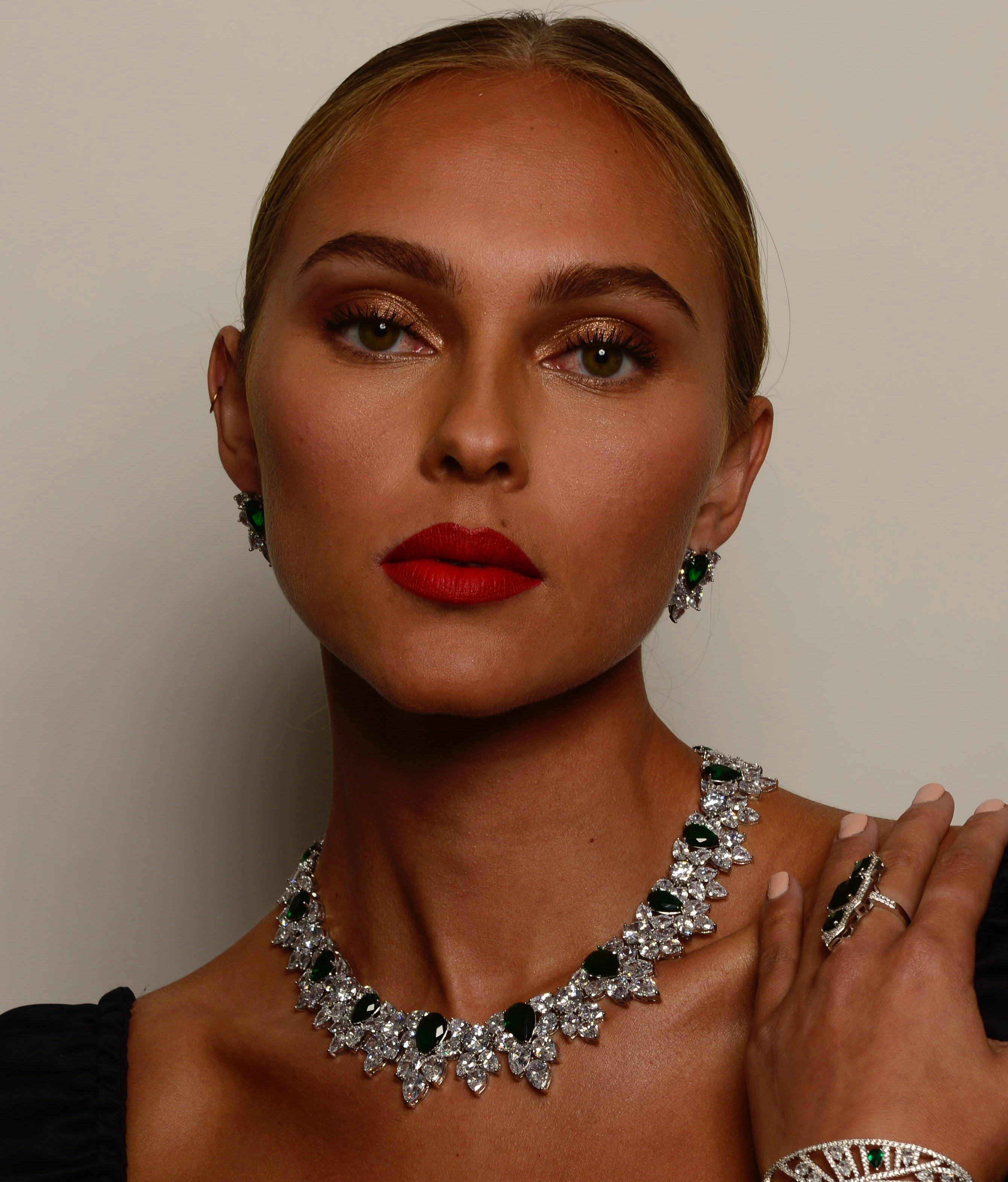 Statement Necklaces – Tara Jewelry